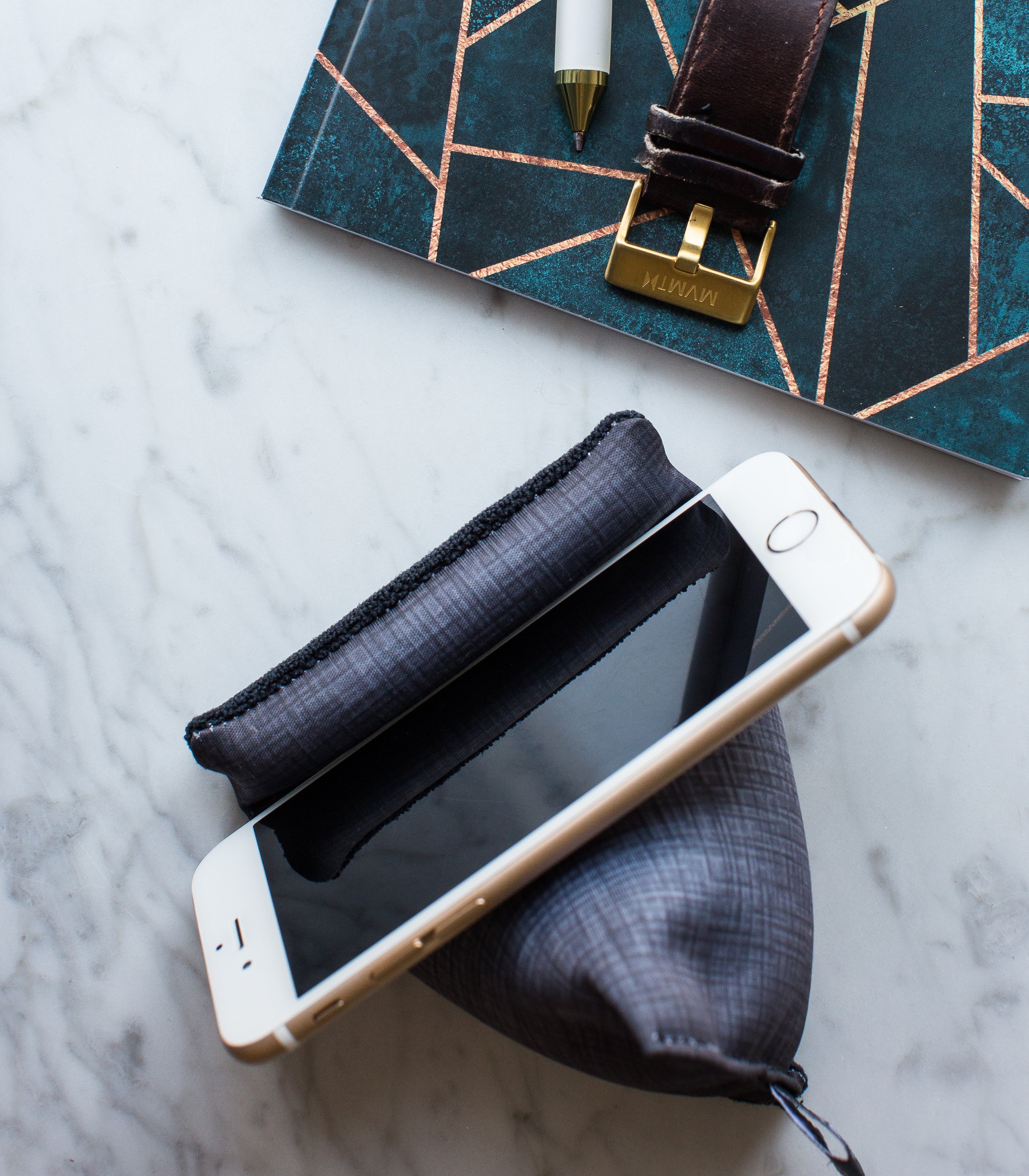 Wedge™ Mobile Device Stand – Toddy Gear